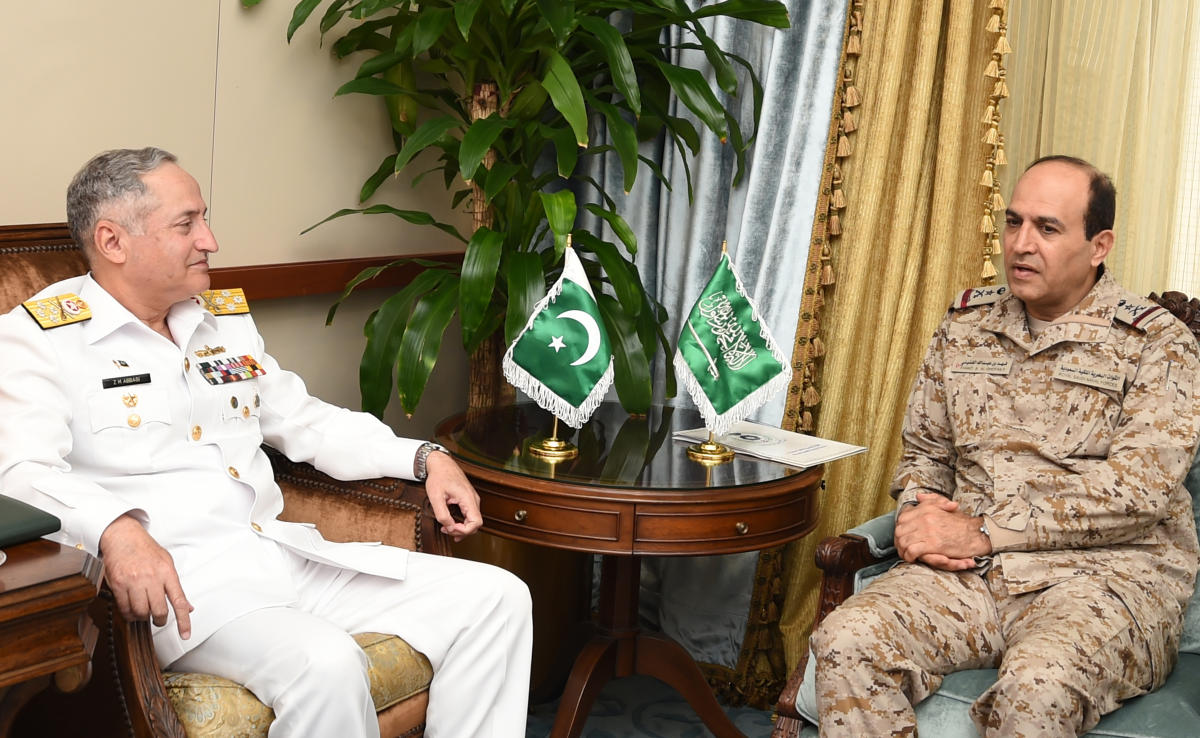 Pakistan Navy chief receives prestigious medal from Saudi Arabia | Arab ...