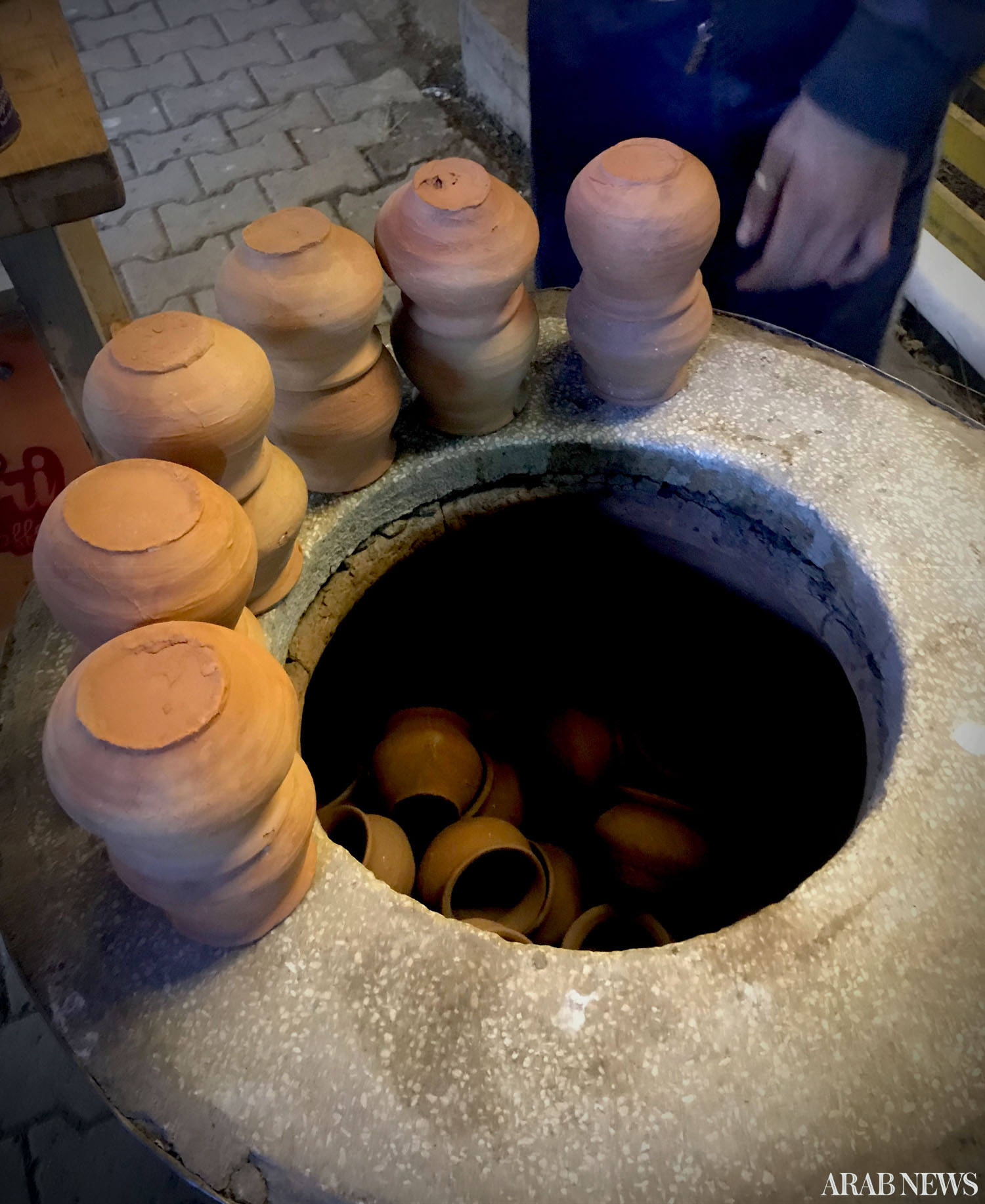 In Pakistan’s upscale capital, a new tea culture blossoms | Arab News PK