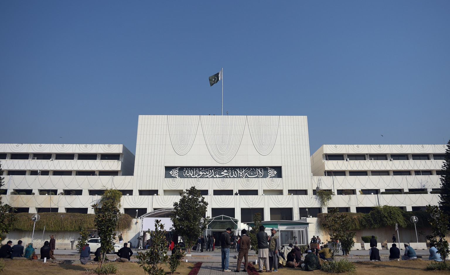 Pakistani Parliament to meet in first session since virus surge | Arab ...