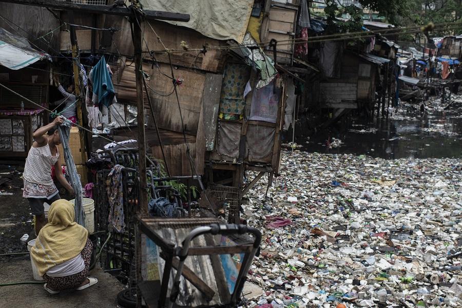 Philippine trash trawlers earn little from virus-boosted surge in ...