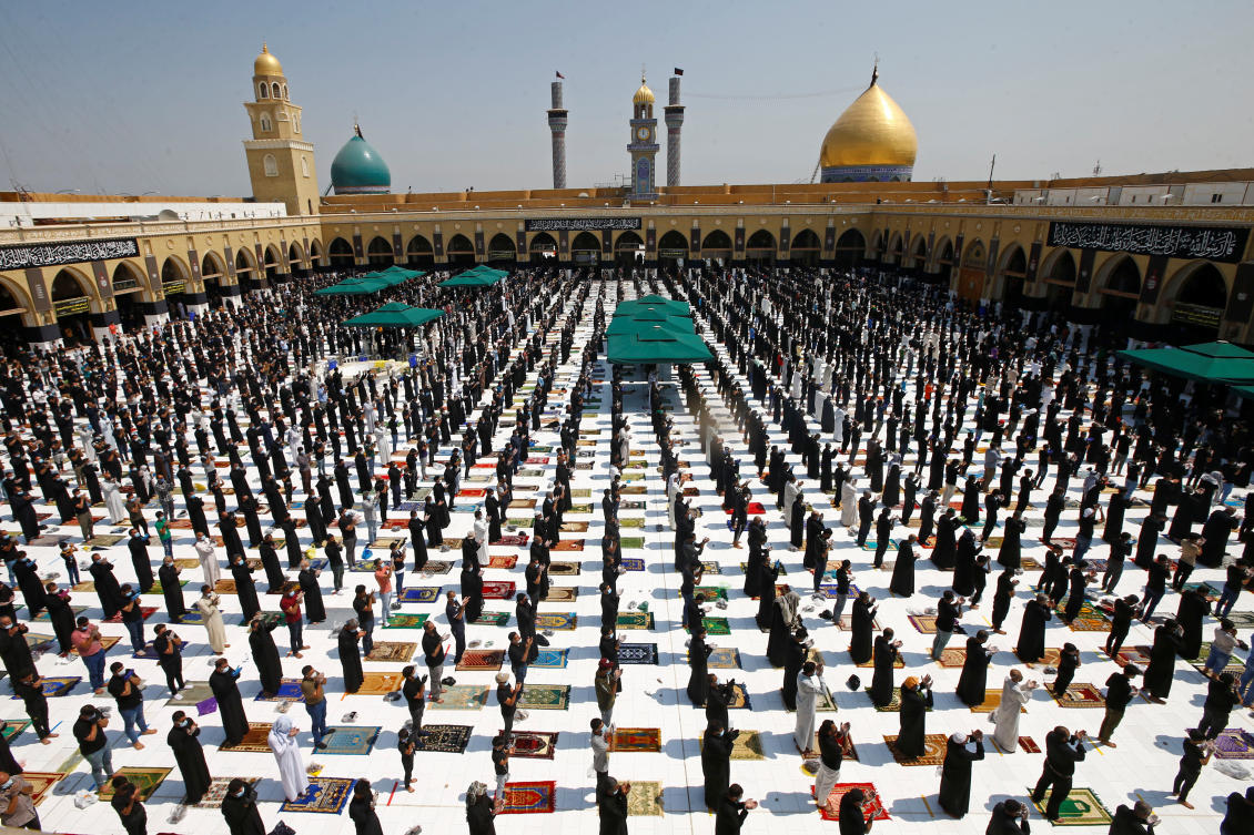 Thousands join Iraq’s first weekly prayers since Covid-19 | Arab News PK