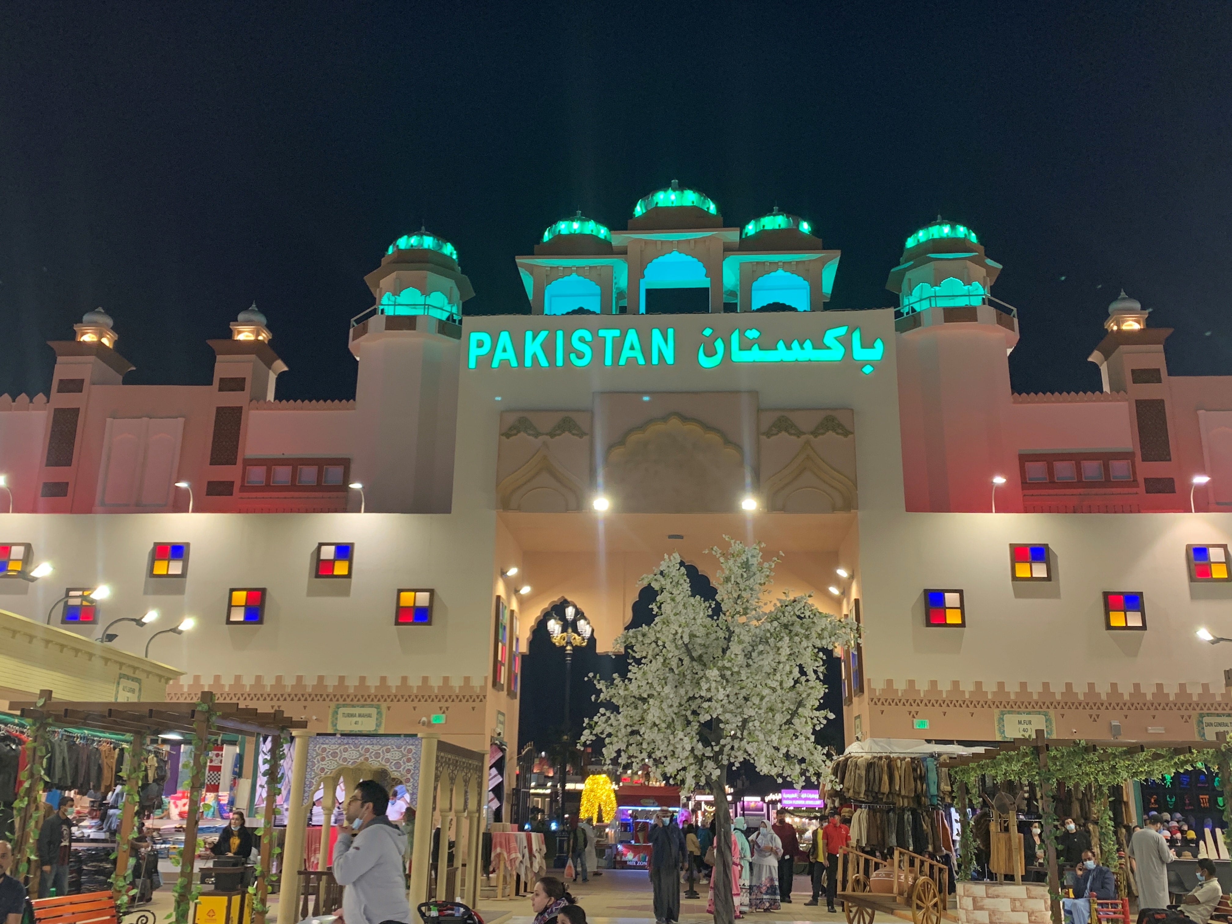 Colors and flavors of home draw thousands of Pakistani expats to Dubai ...