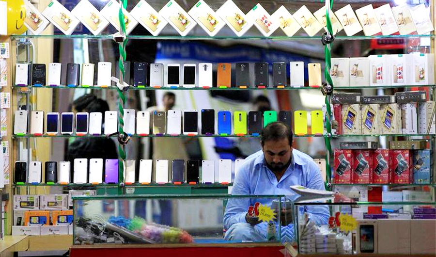 Pakistan eyes exports as local smartphone manufacturing touches 7.6 ...