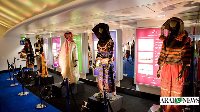 Documenting the colorful history of Saudi Arabia’s traditional clothing ...
