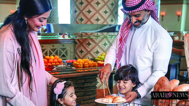 Saudi hotels, restaurants cook up ways to reduce Ramadan food wastage ...