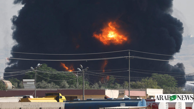 Fire at Iraqi oil refinery injures 13: official | Arab News PK