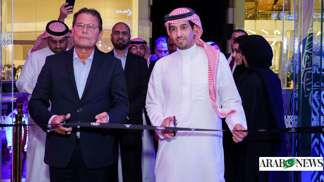 Wallan Trading opens Renault showroom in Jeddah | Arab News PK
