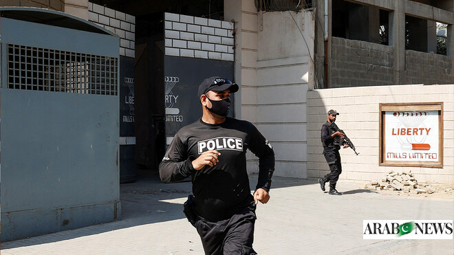 Guard flees after shooting, injuring two Chinese nationals at Karachi ...