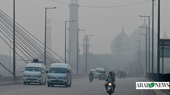 Muslims in Pakistan’s smog-shrouded Punjab province pray for rain ...