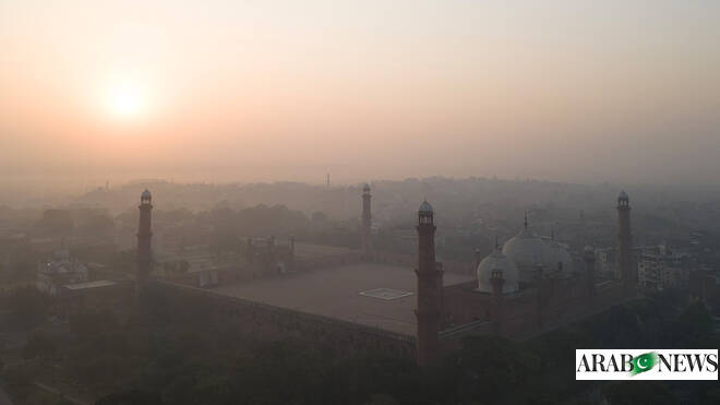 Toxic smog continues to blanket Lahore, with air quality reaching ...