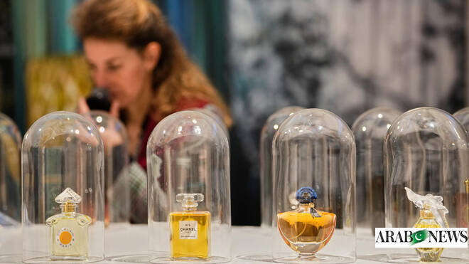 German scents exhibition combines 1,000 years of fragrances with art ...