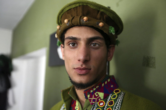 Kabul catwalk: Afghan models show off traditional clothing | Arab News PK
