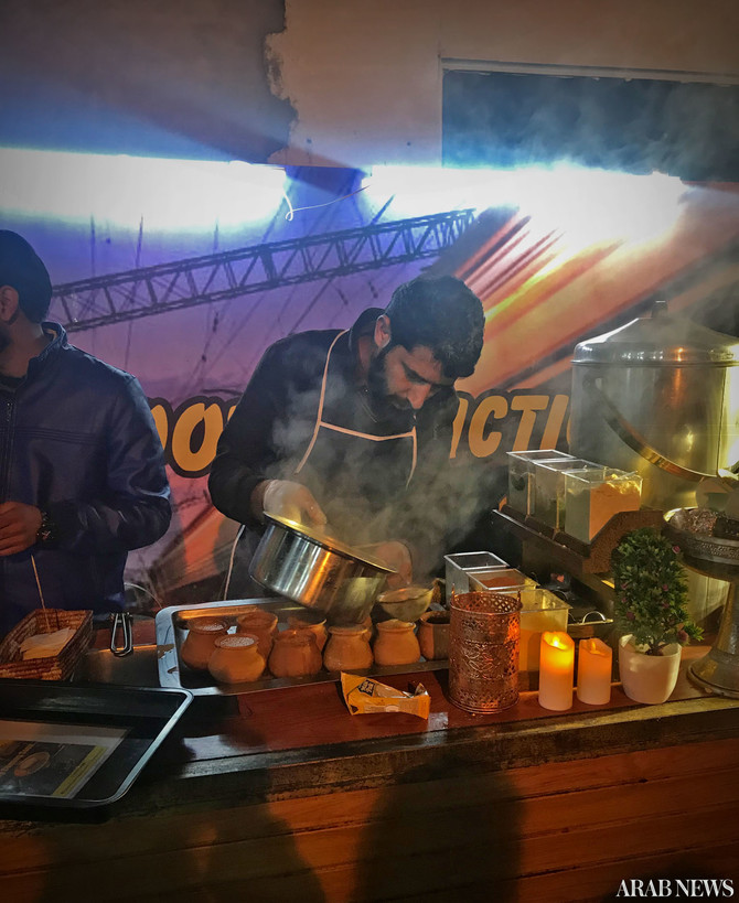 In Pakistan’s upscale capital, a new tea culture blossoms | Arab News PK