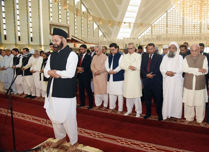 Special prayers for Pakistan as Eid celebrations mark end of Ramadan ...