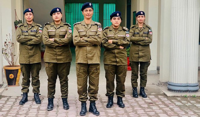 With women-only hotline, police in Pakistani city aim to improve ...