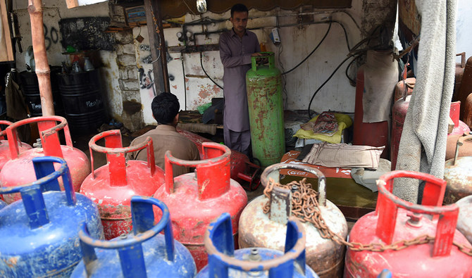 Pakistan government says in contact with businesses to 'sort out ...