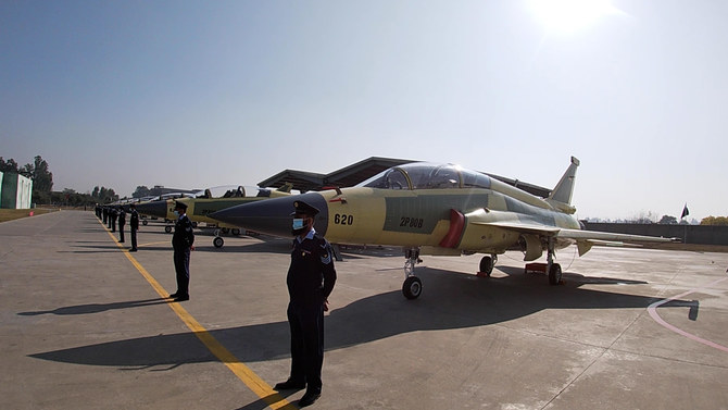 Pakistan inducts 14 dual-seat JF-17 fighter jets into air force fleet ...