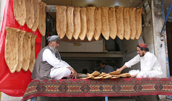 Eat, pray, loave: Four-feet-long Afghan naan is king of Iftar tables in ...
