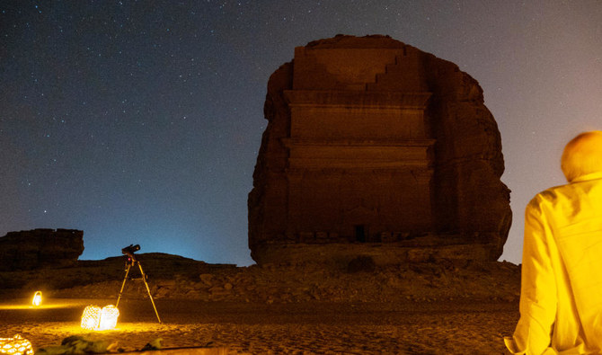 Visitors see AlUla in new light during nighttime tours | Arab News PK