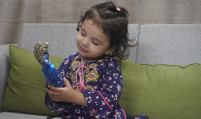 Inspired by Disney princess Elsa, three-year-old Pakistani girl gets ...