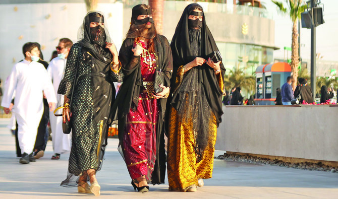 Saudi Arabia’s cultural costumes come to life on Founding Day | Arab ...