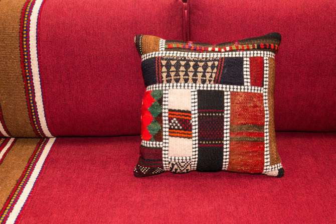 Riyadh event explores Bedouin history of weaving | Arab News PK