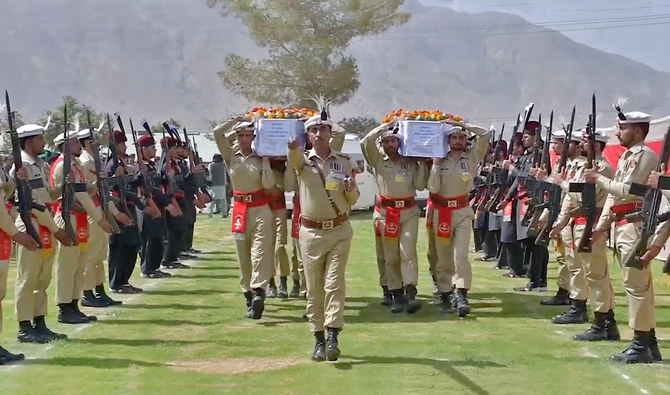 Pakistan’s army chief offers funeral prayers of top military commander ...