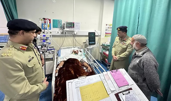 Pakistan army chief visits hospitalized soldiers injured in Bannu ...