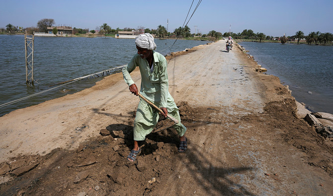 468,000 Pakistanis still live by contaminated flood water — UN | Arab ...