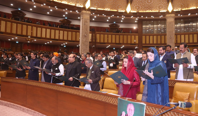 Newly elected MPs take oath at legislative assembly in Pakistan’s key ...