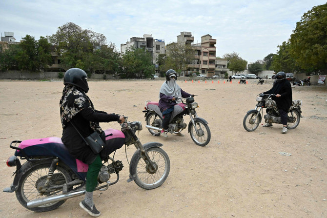 Pakistan’s women ‘Rowdy Riders’ take on traffic and tradition | Arab ...