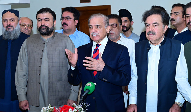 Pakistan announces $197 million project to solarize 27,000 tubewells in ...