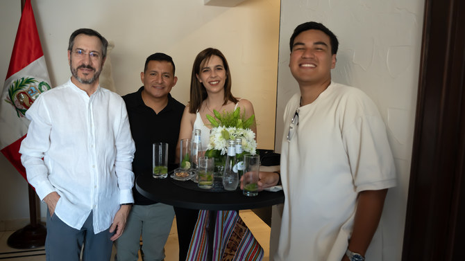 Ambassador gathers together Peruvian community in Saudi Arabia to ...