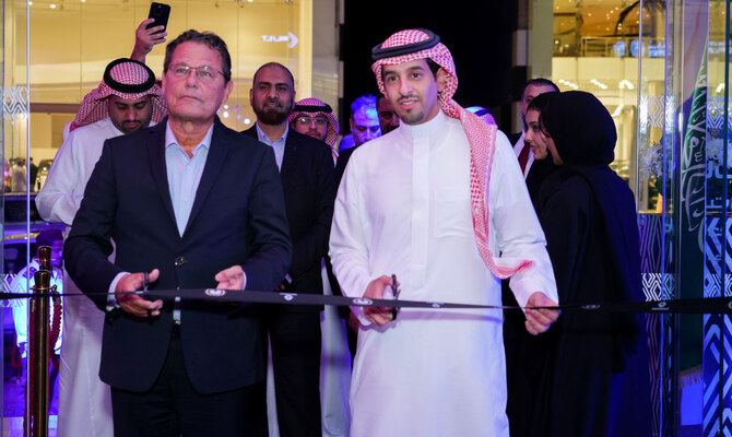 Wallan Trading opens Renault showroom in Jeddah | Arab News PK