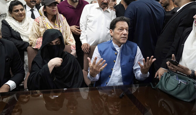 Pakistan court to announce £190 million bribe case verdict against ...