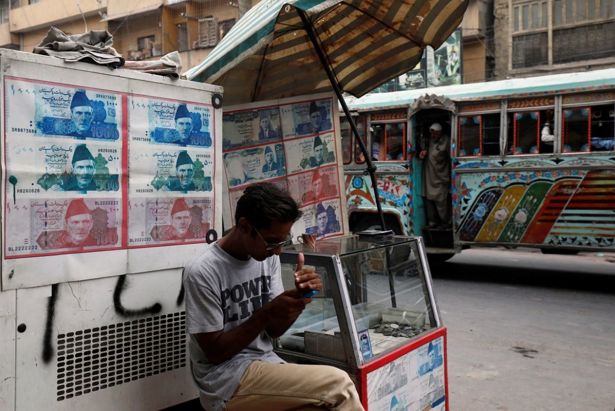 Saudi remittances to Pakistan hit record high of $821 mln despite ...