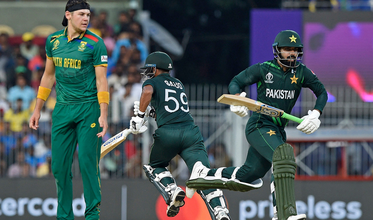 Four-wicket Shamsi helps South Africa dismiss Pakistan for 270 in World ...