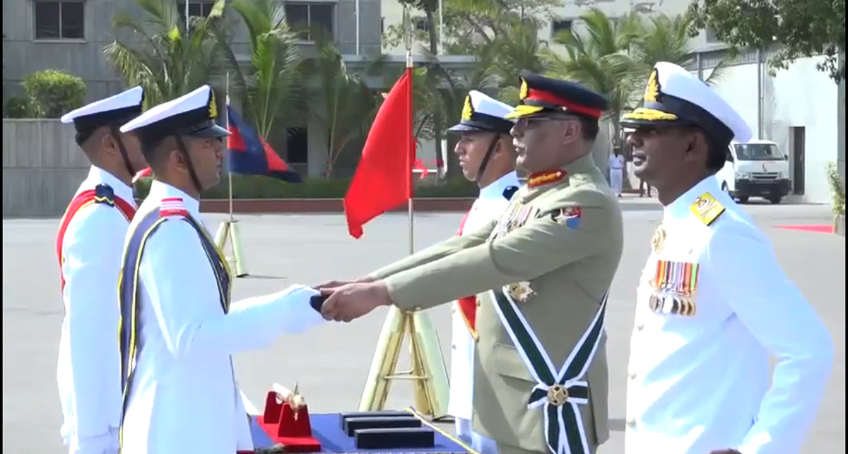 Pakistan Navy confers Chief of Naval Staff Gold Medal on Saudi cadet ...