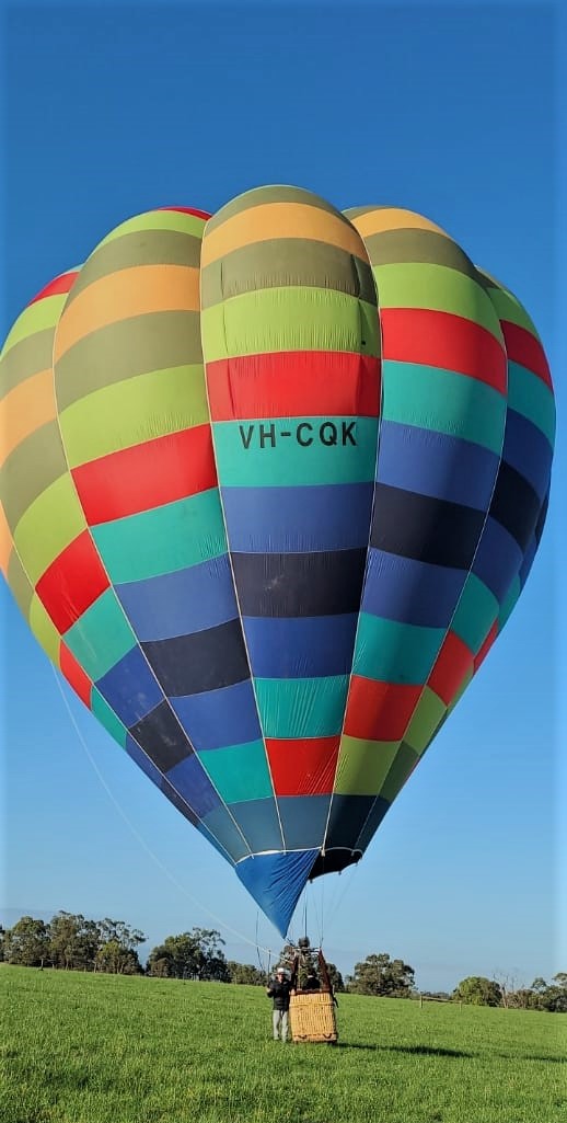 First Saudi balloon pilot has a license to thrill | Arab News PK